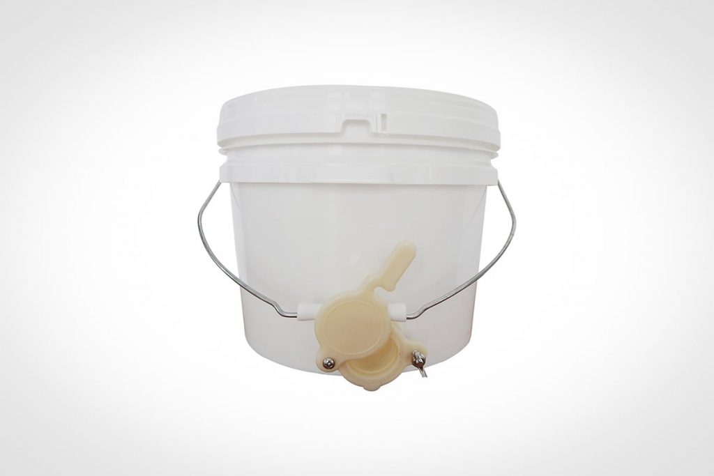 10L Bucket with Honey Gate - Nuplas Apiarist Supplies | Australia